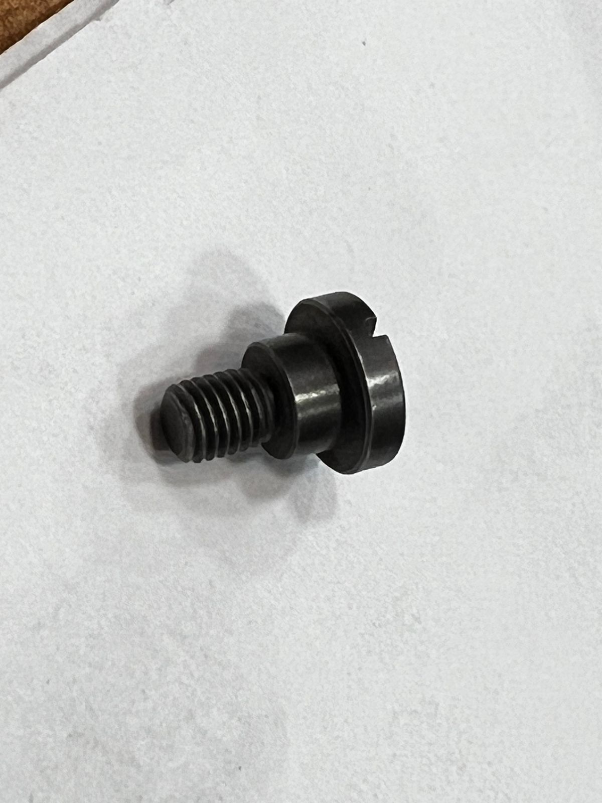 549288 TORNILLO DE MAQUINA DE COSER SINGER - Orduz Colombia